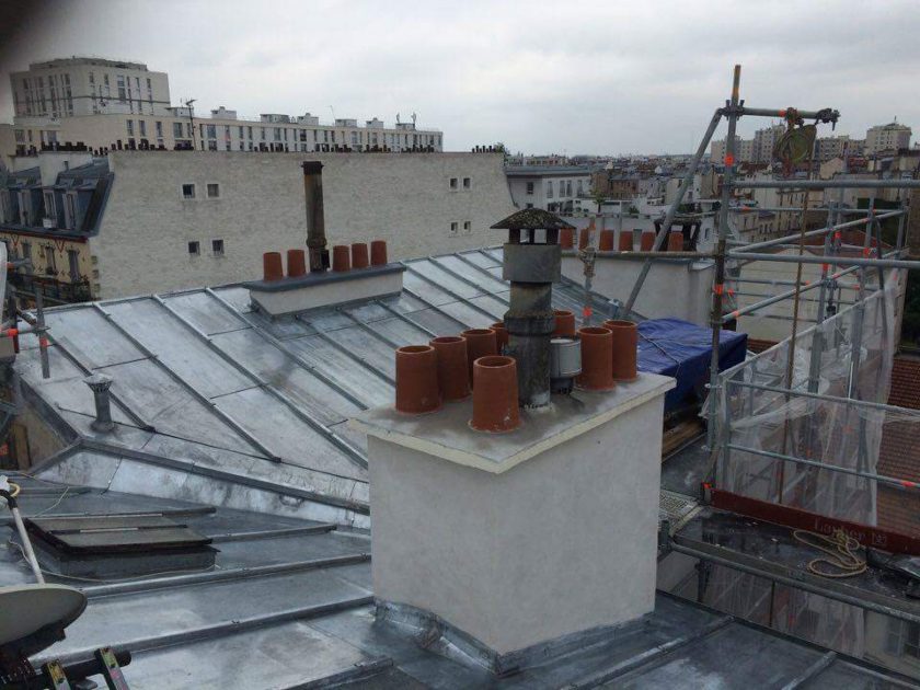 Rénovation des souches de cheminées sur les toits de Paris - Texas Bâtiment